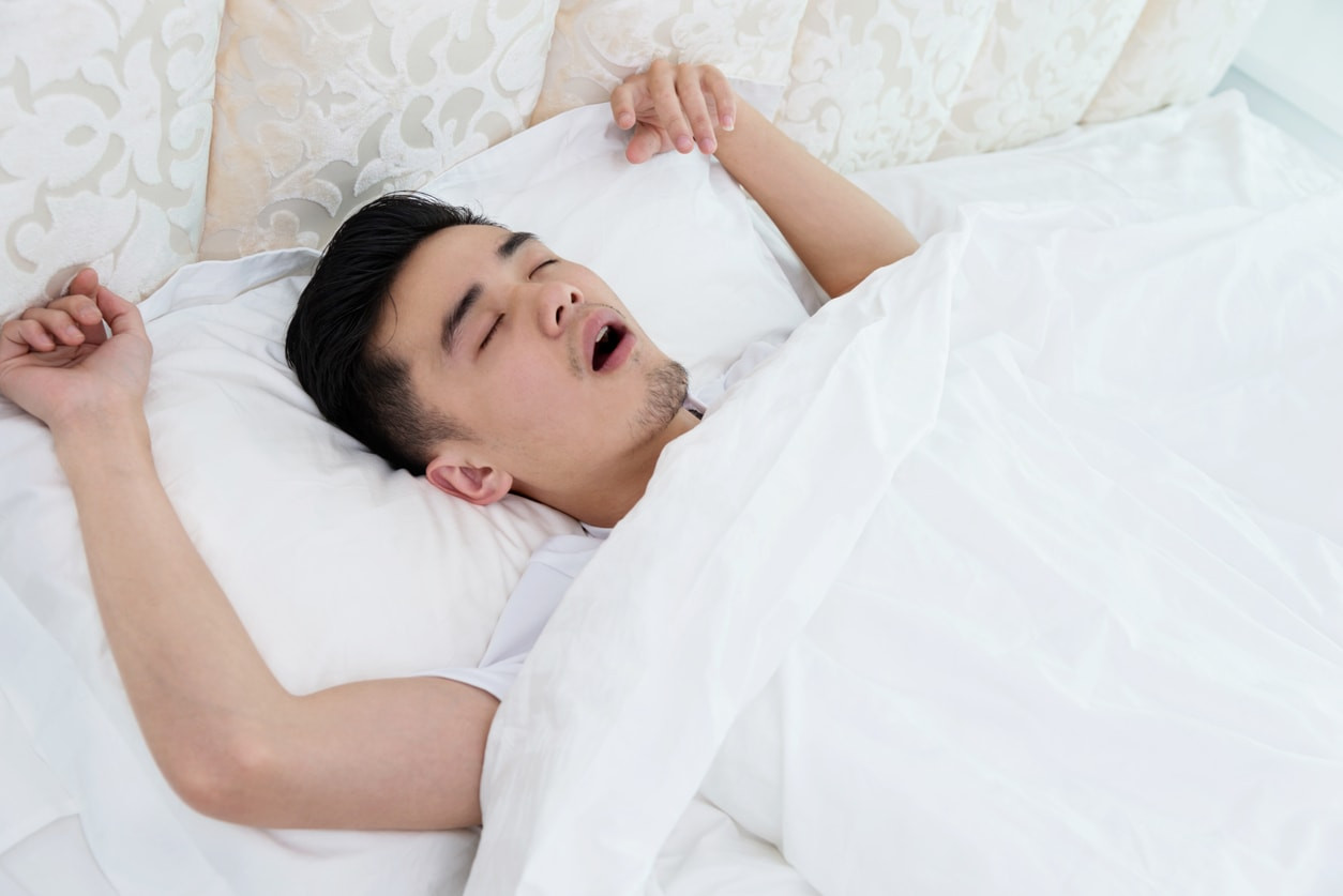7 Cara Mengatasi Kebiasaan Mendengkur | HonestDocs