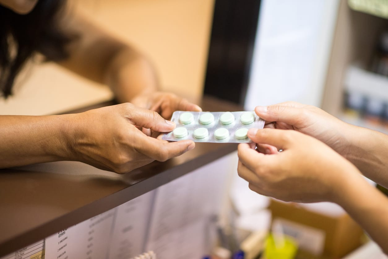 Dosis Obat Omeprazole untuk Penyakit Akibat Asam Lambung | HonestDocs