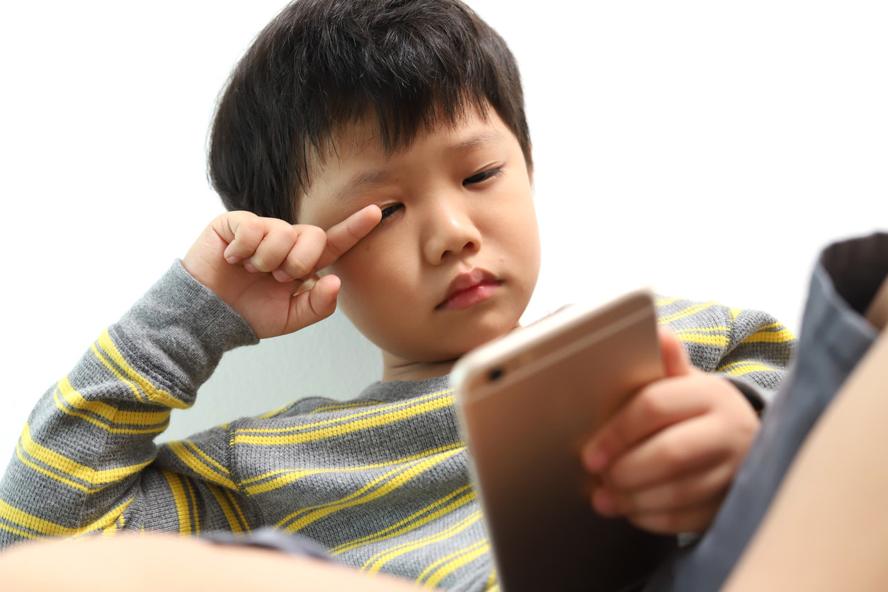 7 Kebiasaan Sepele Ini Diam-Diam Bisa Merusak Mata | HonestDocs