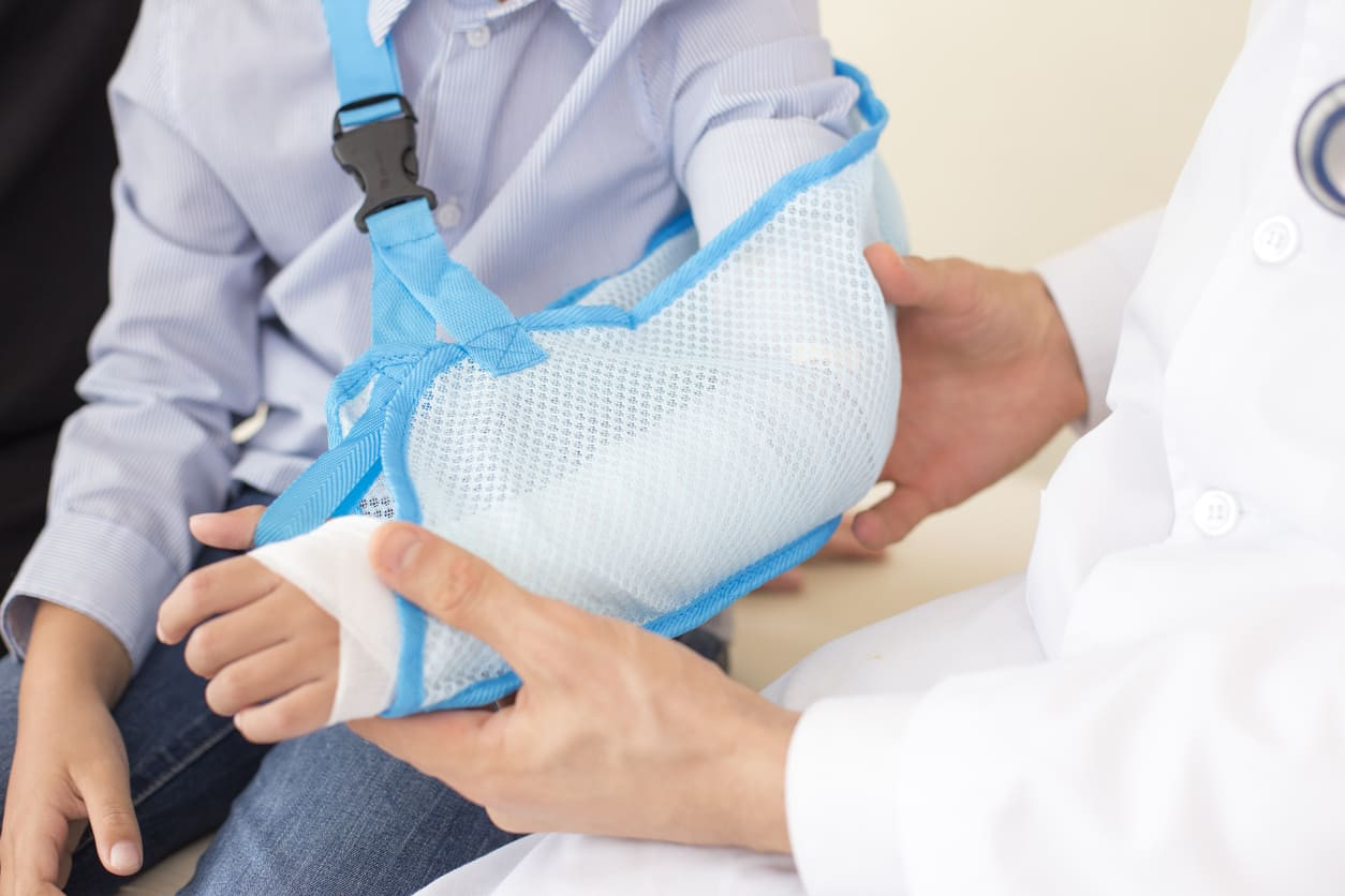 Rambut Rontok Pada Anak: Penyebab, Gejala, dan Obat | HonestDocs